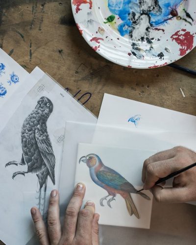 Tablecloths, Dinnerware, Bedding, Lighting, Rugs, Bath: Gracious Style